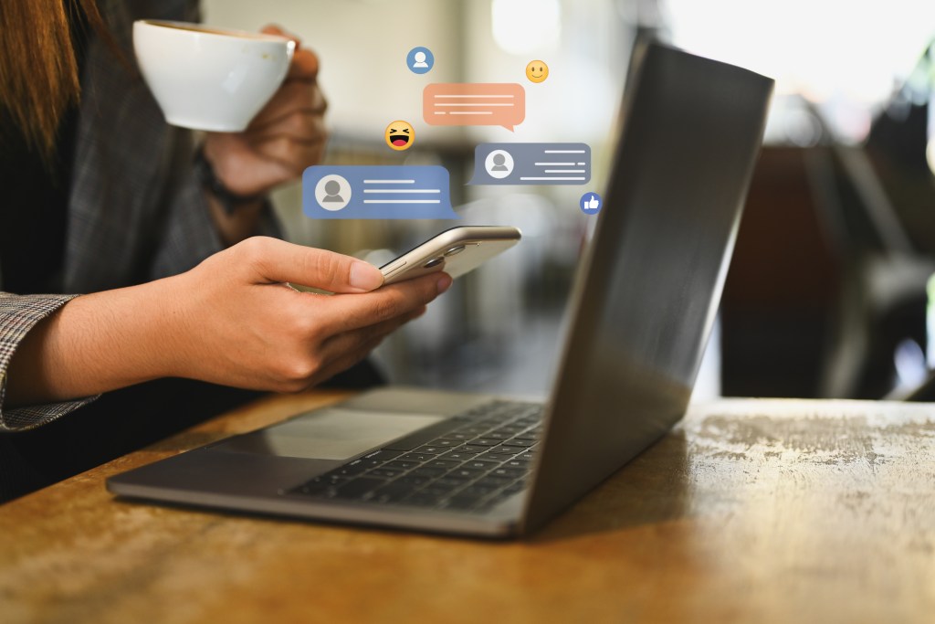 How to Use Zoho Social for Your Business | Devtac